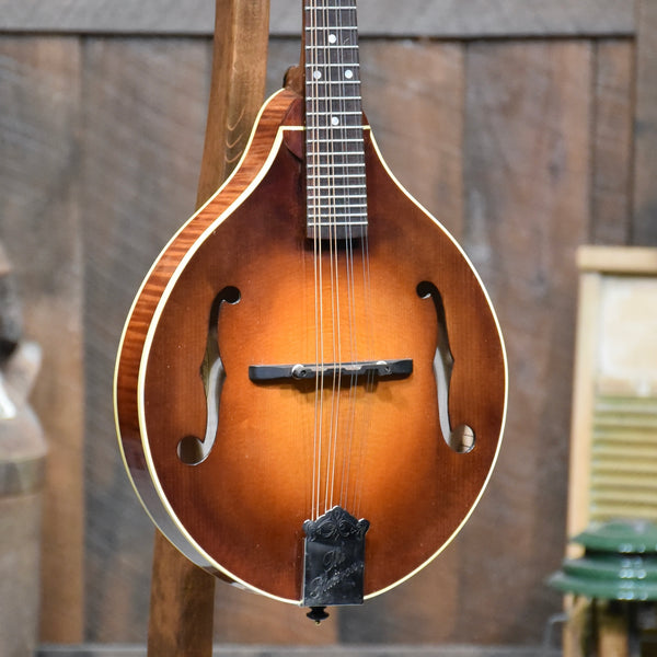 Pre-Owned A-5 JR A-Style Flatiron Mandolin with Case - Banjo Ben's ...