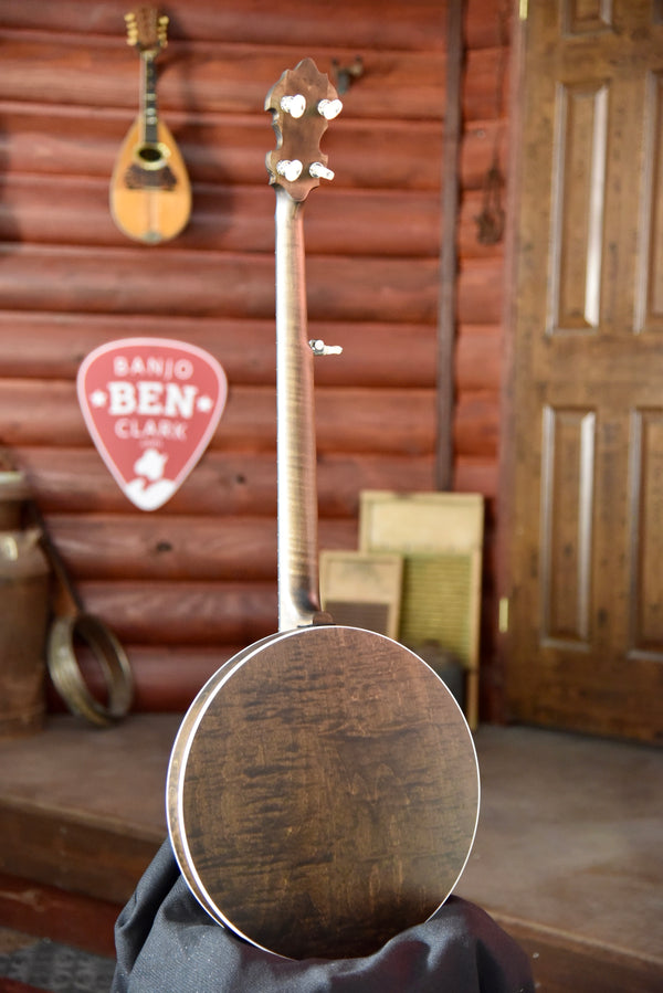 Deering Rustic Wreath 5-String Maple Bluegrass Banjo With Case - Banjo ...