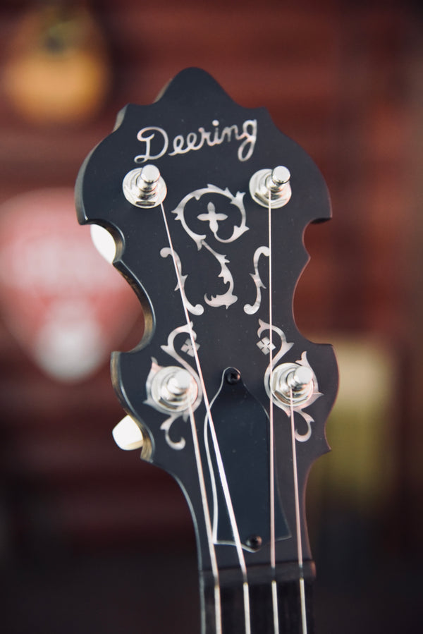 Deering Rustic Wreath 5-String Maple Bluegrass Banjo With Case - Banjo ...