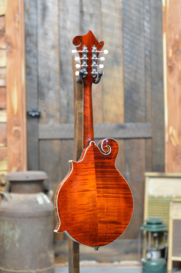 Eastman MD615 Classic Mandolin With Pickup and With Case - Banjo Ben's ...